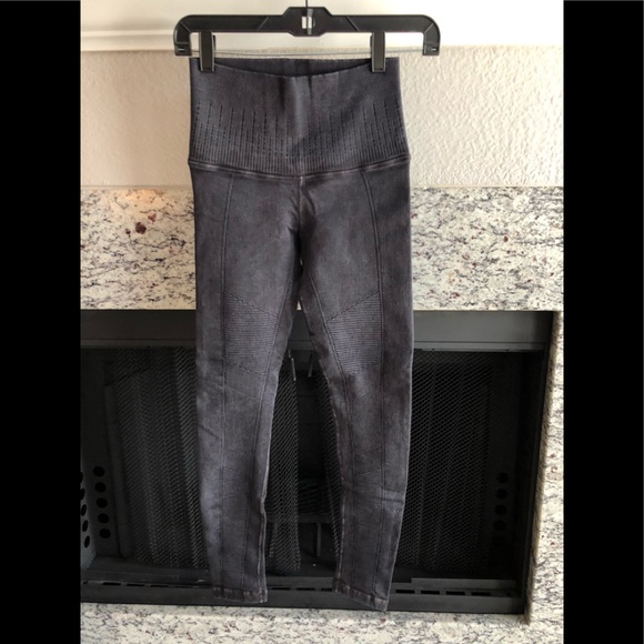 avocado | Pants & Jumpsuits | Avocado Yoga Pants Tone It Up | Poshmark